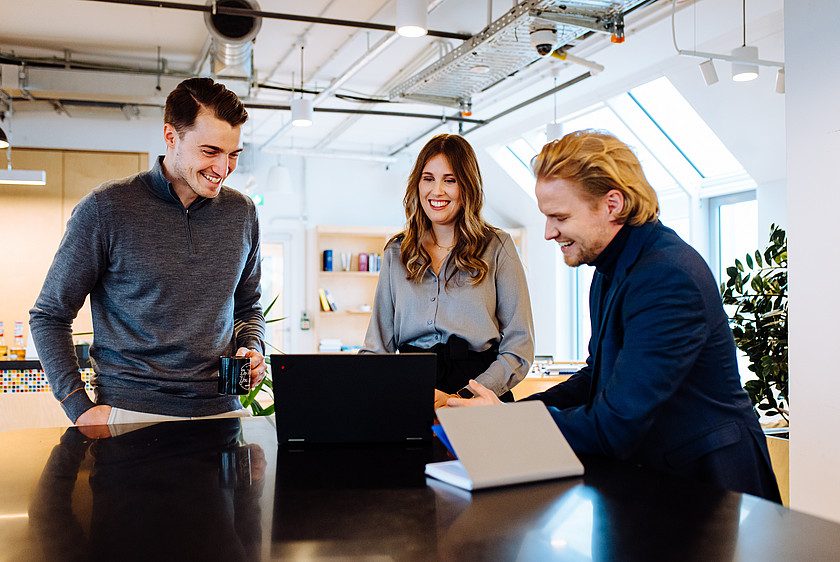 Praktikum | Struktur Management Partner